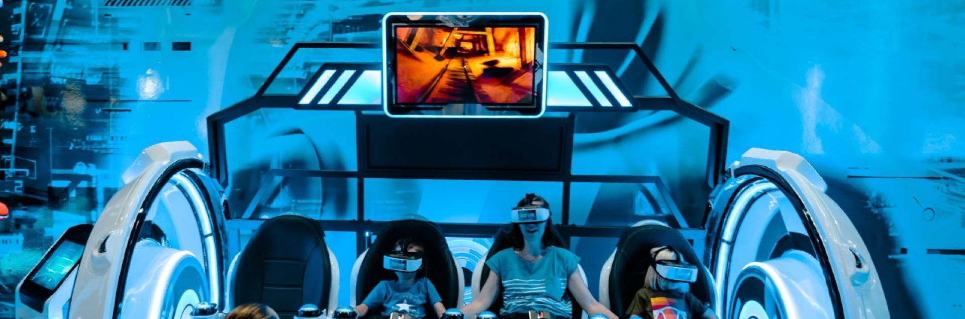 Το πρώτο ολοκληρωμένο κατάστημα Virtual Reality Arcade Gaming Centre ...