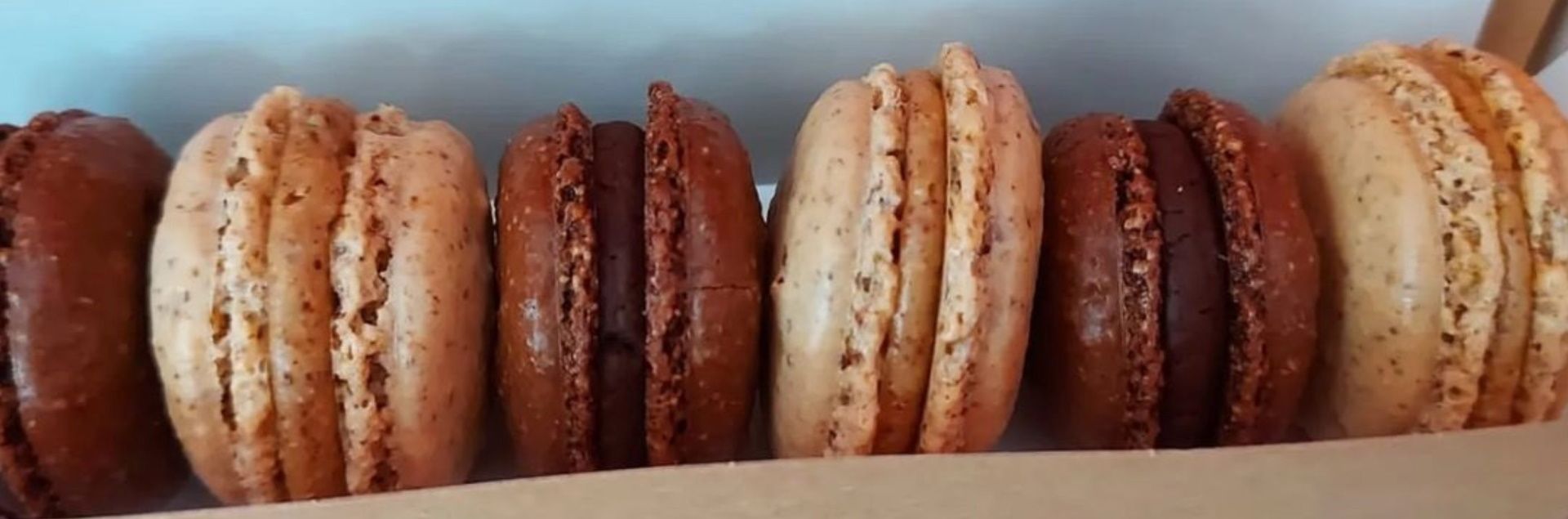 Στη Λευκωσία, ένας Γάλλος pastry chef φτιάχνει macarons με κυπριακά ...