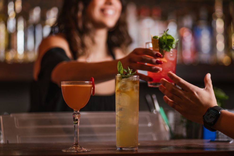 Τρυπώσαμε στο Tipsy Sticks λίγες μέρες πριν το επίσημο opening | | wiz ...