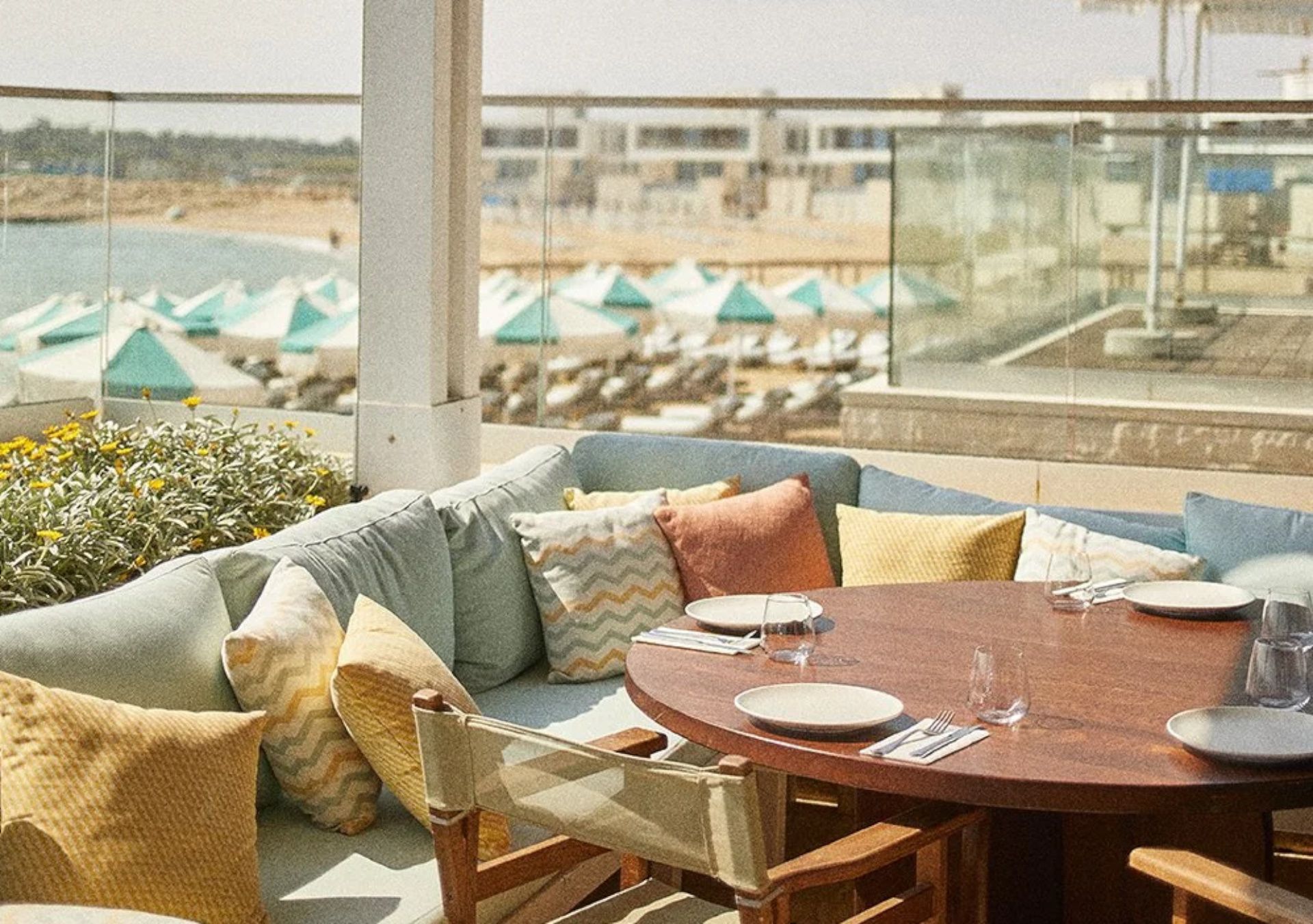 Τα top beach bars σε Αγία Νάπα και Πρωταρά | Collections | wiz cyprus guide